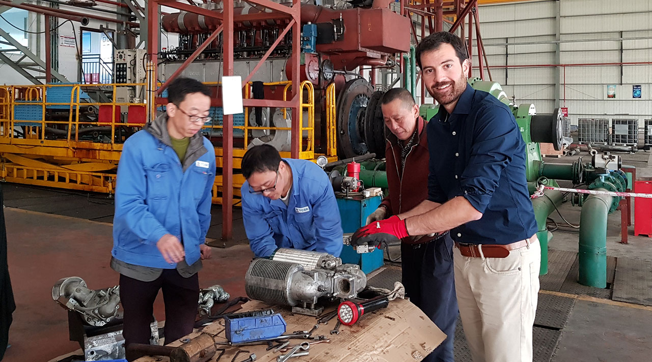 Engine manufacturers in China. Gali commercial visit.